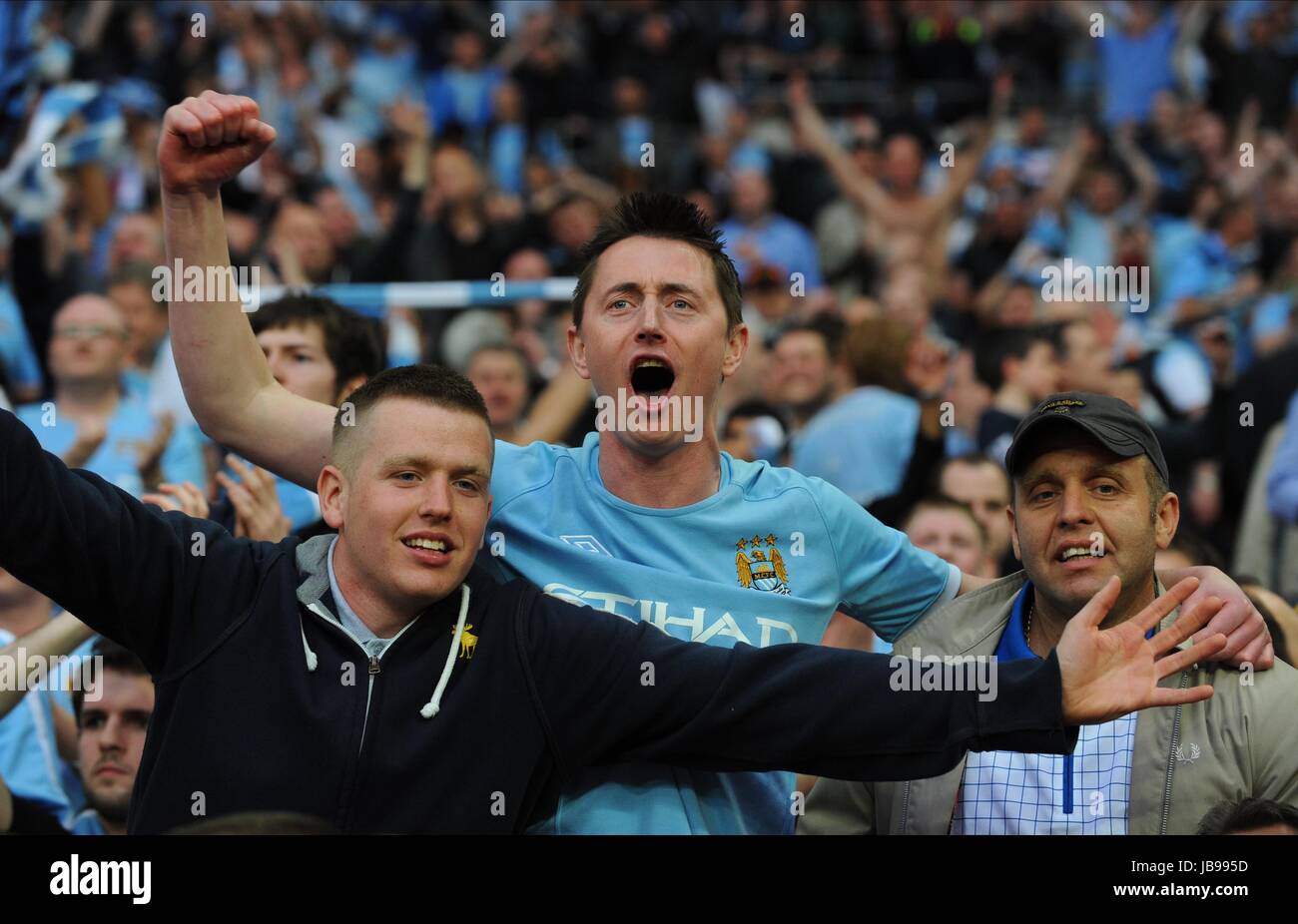 Manchester city in the celebrate in the at wembley stadium hi-res stock ...