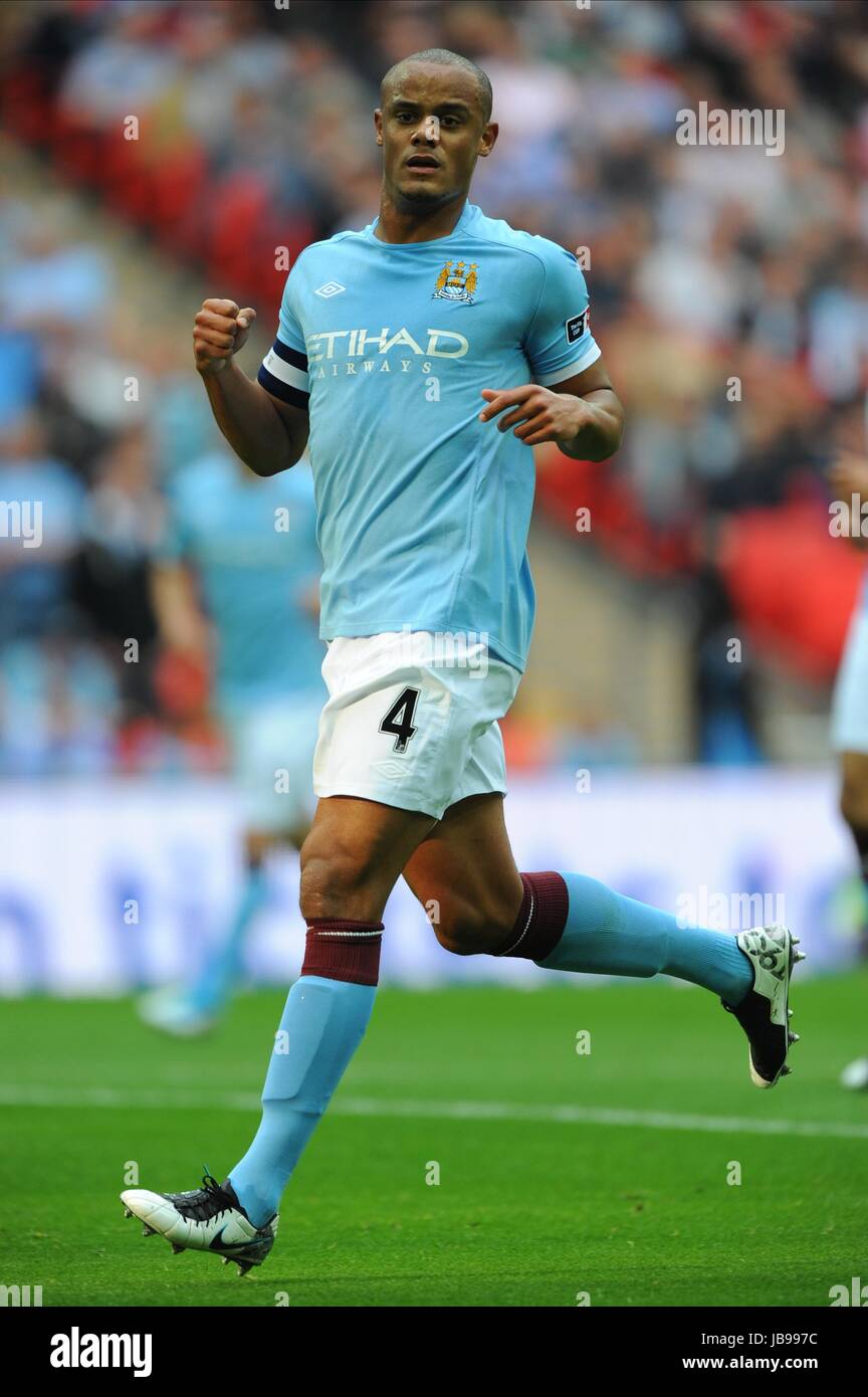 VINCENT KOMPANY MANCHESTER CITY FC WEMBLEY STADIUM LONDON ENGLAND 16 ...