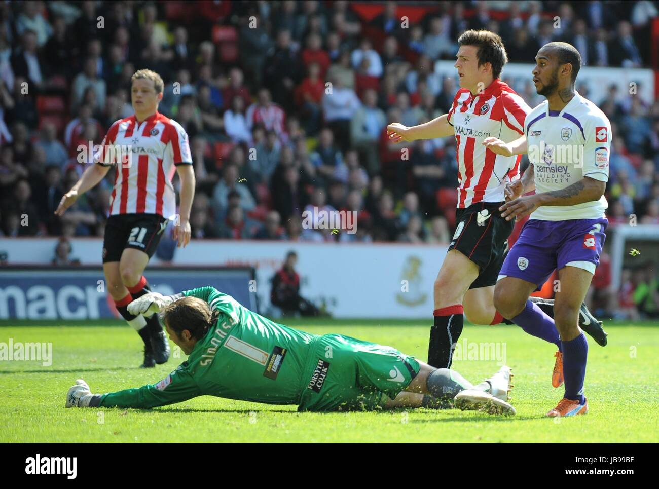 DANNY HAYNES SCORES PAST STEVE SHEFFIELD UNITED V BARNSLEY BRAMALL LANE ...