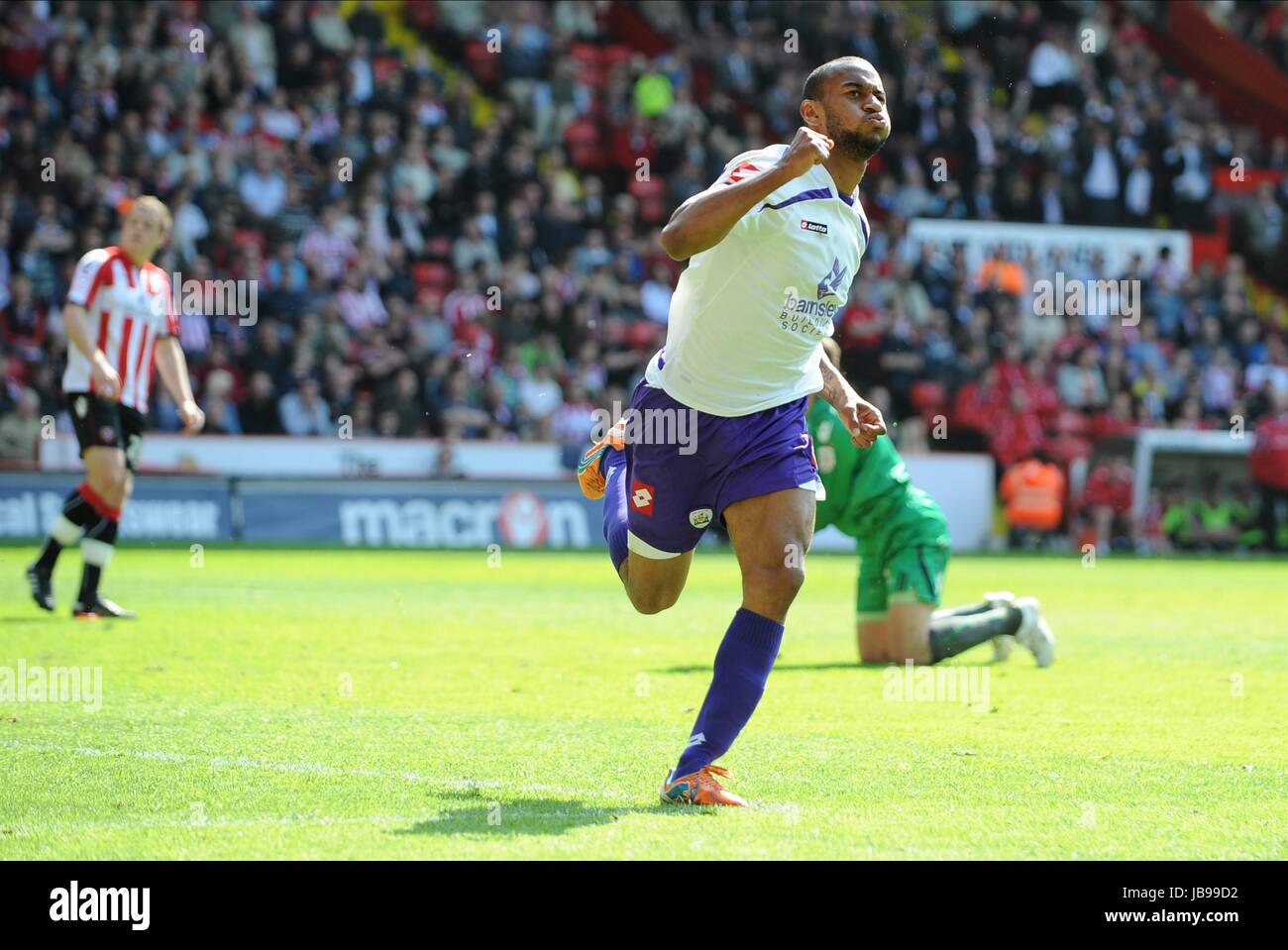 DANNY HAYNES BARNSLEY FC BARNSLEY FC BRAMALL LANE SHEFFIELD ENGLAND 30 ...