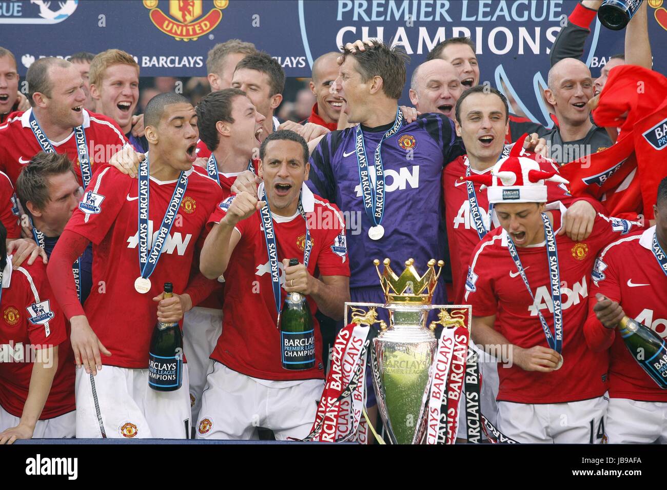 MANCHESTER UNITED CELEBRATIONS MANCHESTER UNITED C MANCHESTER UNITED ...