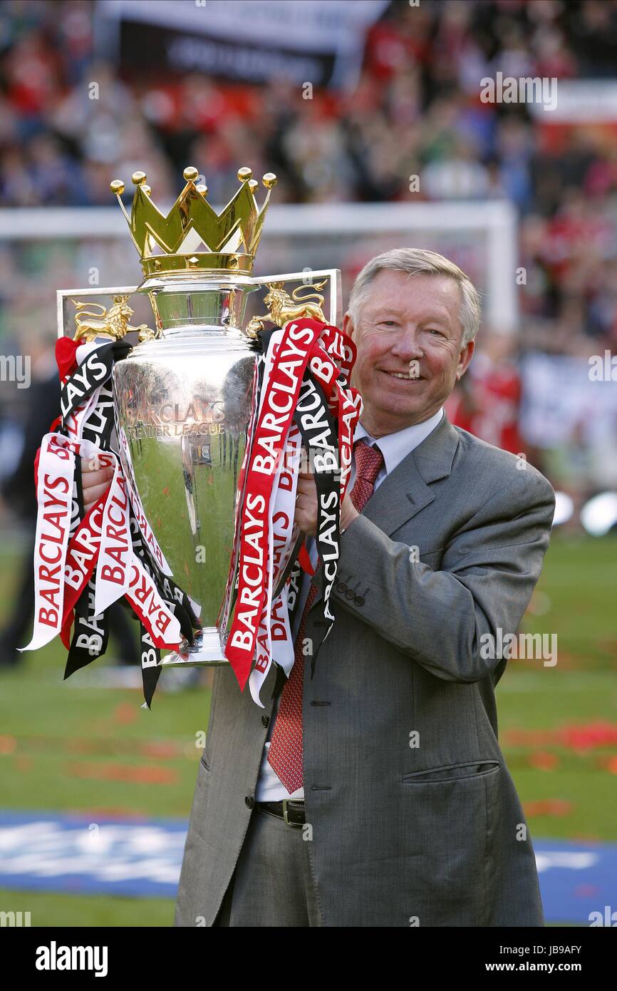SIR ALEX FERGUSON MANCHESTER UNITED FC MANAGER MANCHESTER UNITED FC ...