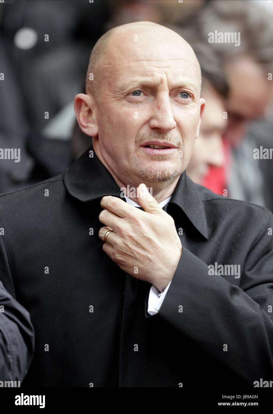 IAN HOLLOWAY BLACKPOOL FC MANAGER BLACKPOOL FC MANAGER OLD TRAFFORD ...
