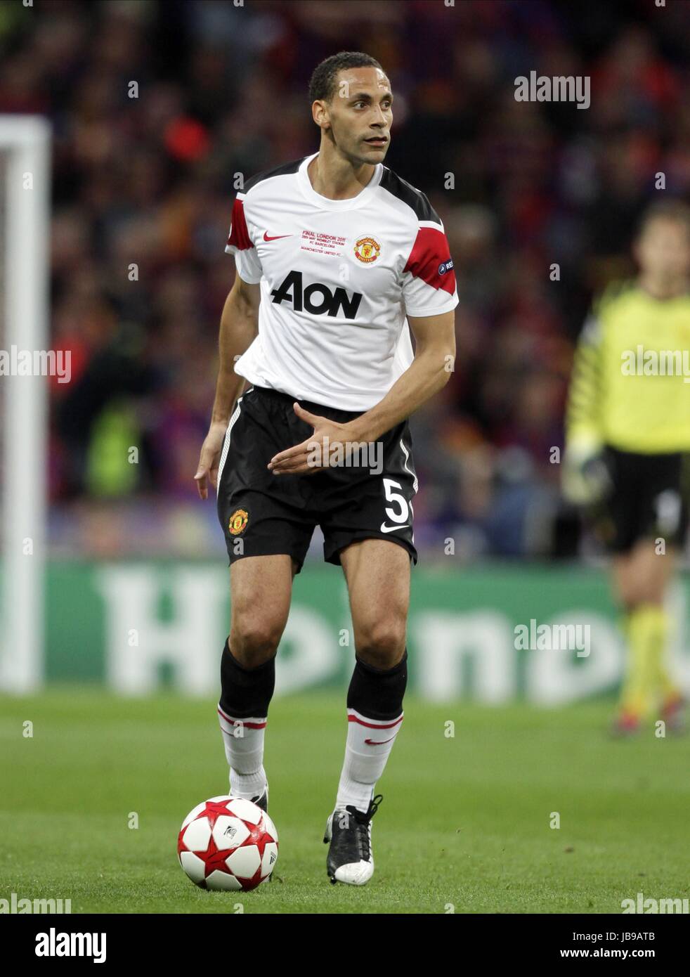 RIO FERDINAND MANCHESTER UNITED FC MANCHESTER UNITED FC WEMBLEY STADIUM ...