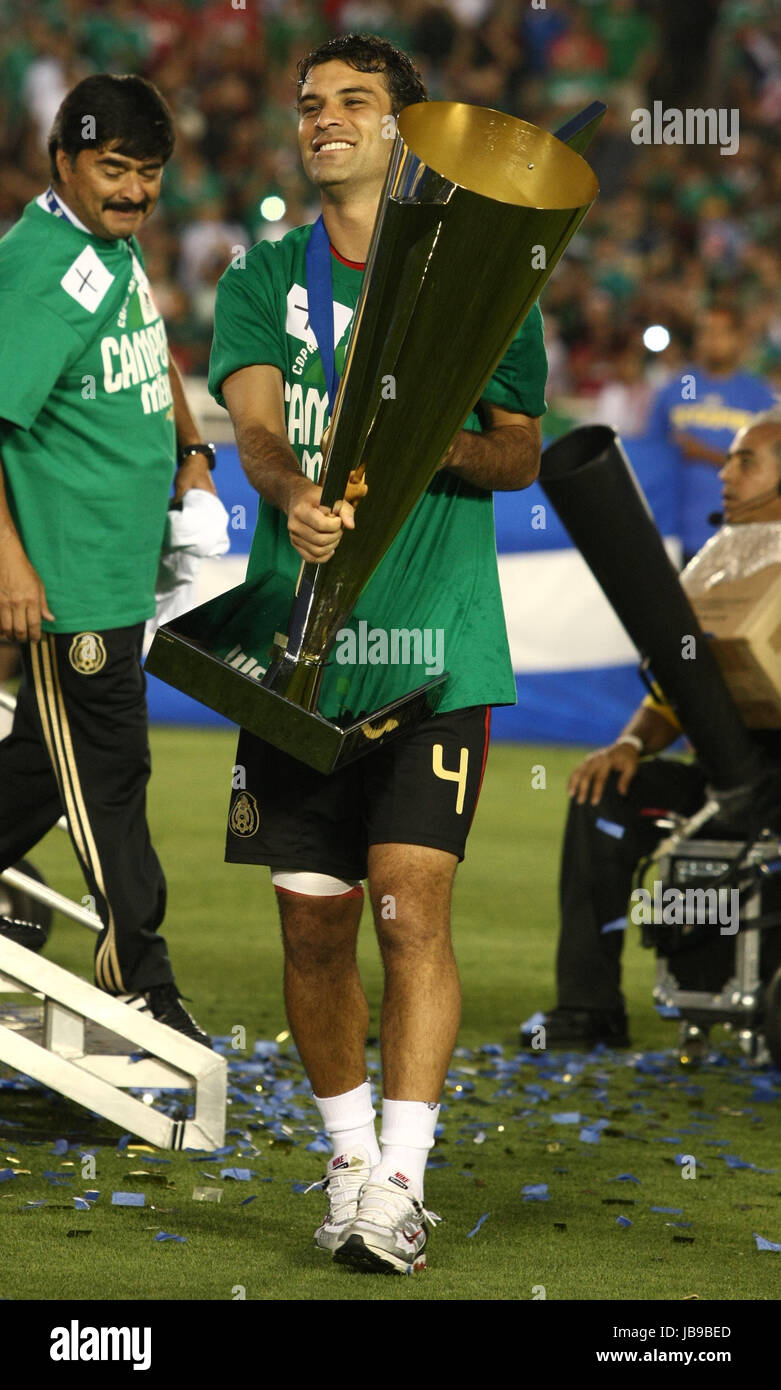 RAFAEL MARQUEZ CELEBRATES WINN USA V MEXICO PASADENA LOS ANGELES ...