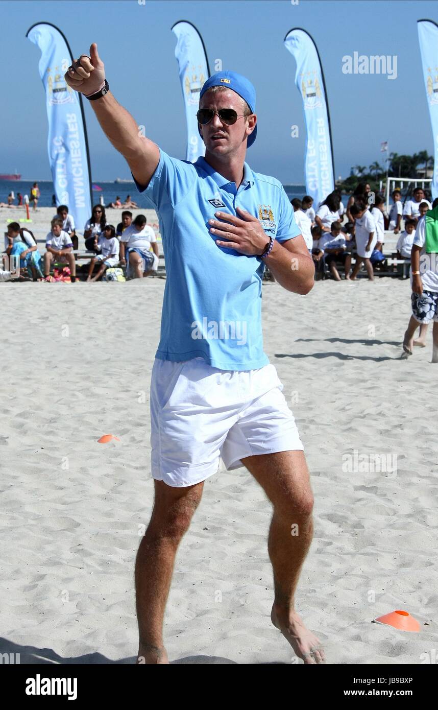 JOE HART PLAYING BEACH FOOTBAL MANCHESTER CITY LOS ANGELES CALIFORNIA ...