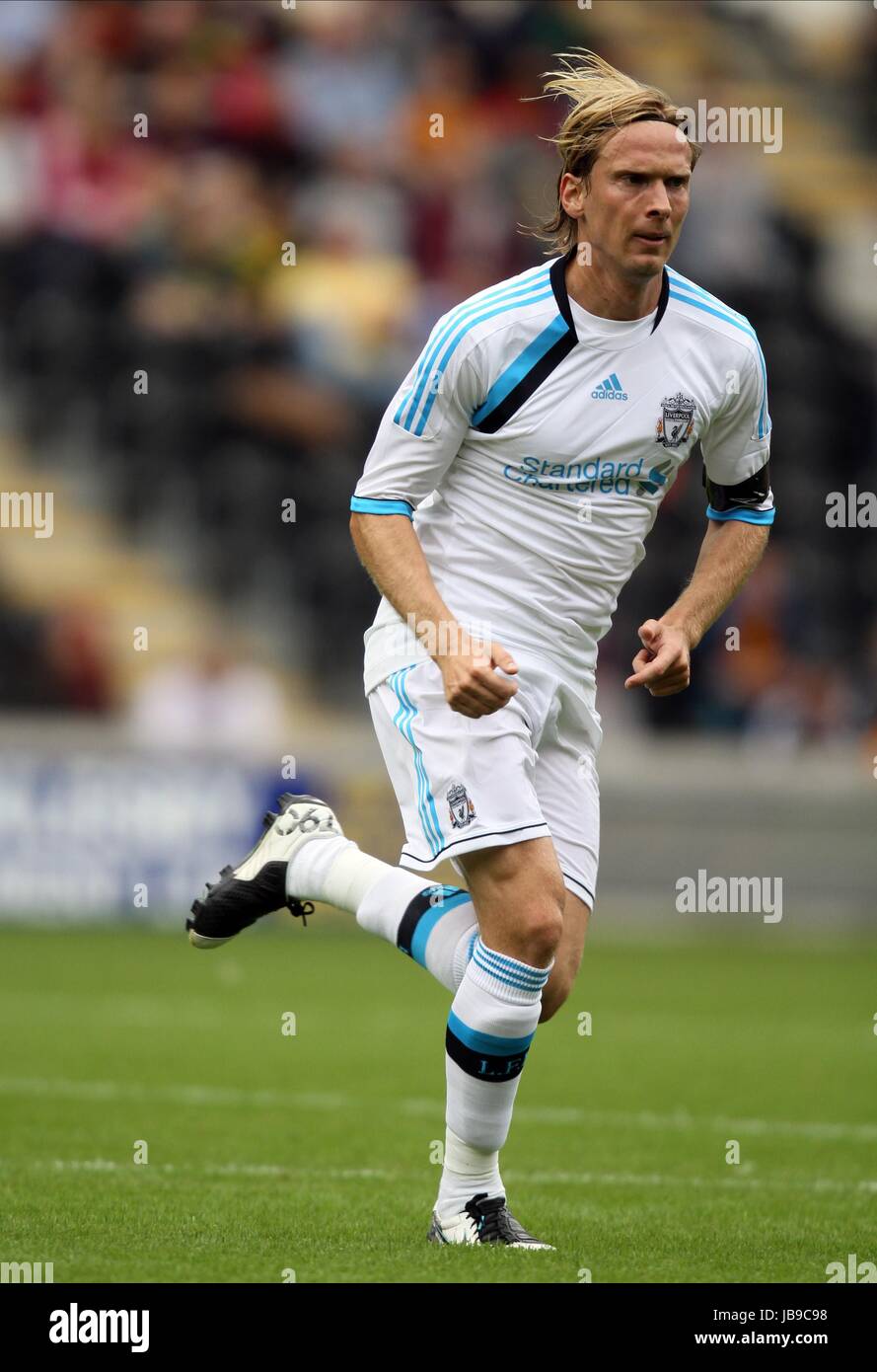 CHRISTIAN POULSEN LIVERPOOL FC LIVERPOOL FC KC STADIUM HULL ENGLAND 23 ...