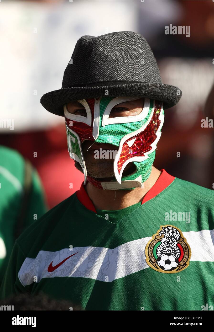 FOOTBALL FAN MEXICO FOOTBALL FAN PASADENA LOS ANGELES CALIFORNIA USA 25 ...