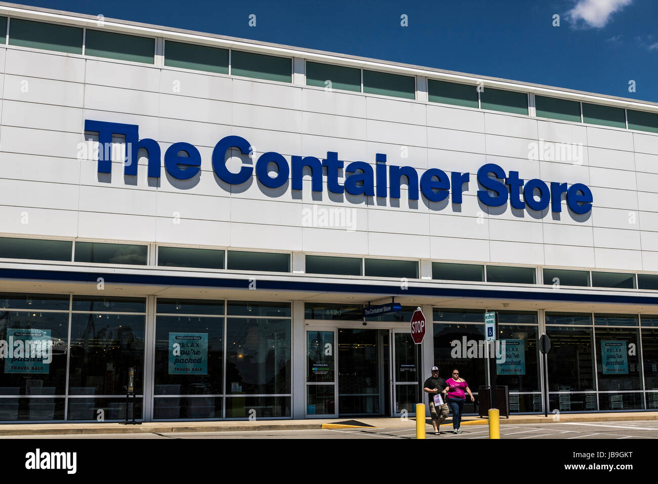 Indianapolis - Circa June 2017: The Container Store Retail Location ...