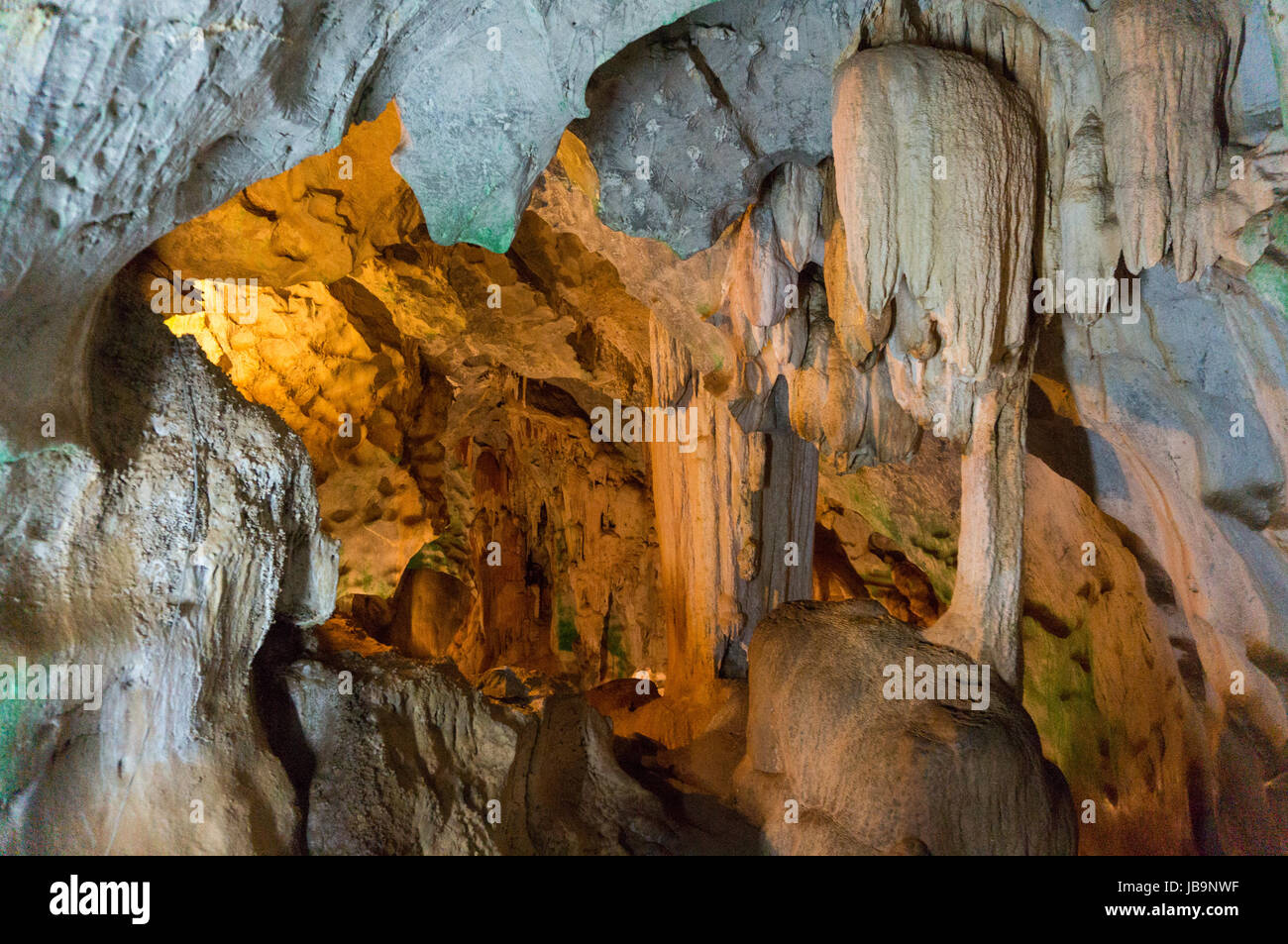 A large cave hi-res stock photography and images - Alamy