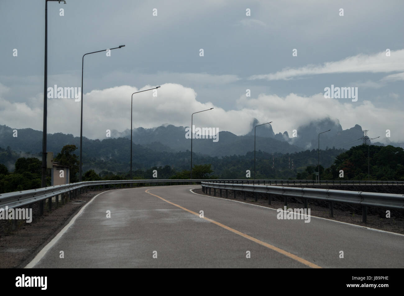 Ratchaprapa dam hi-res stock photography and images - Alamy
