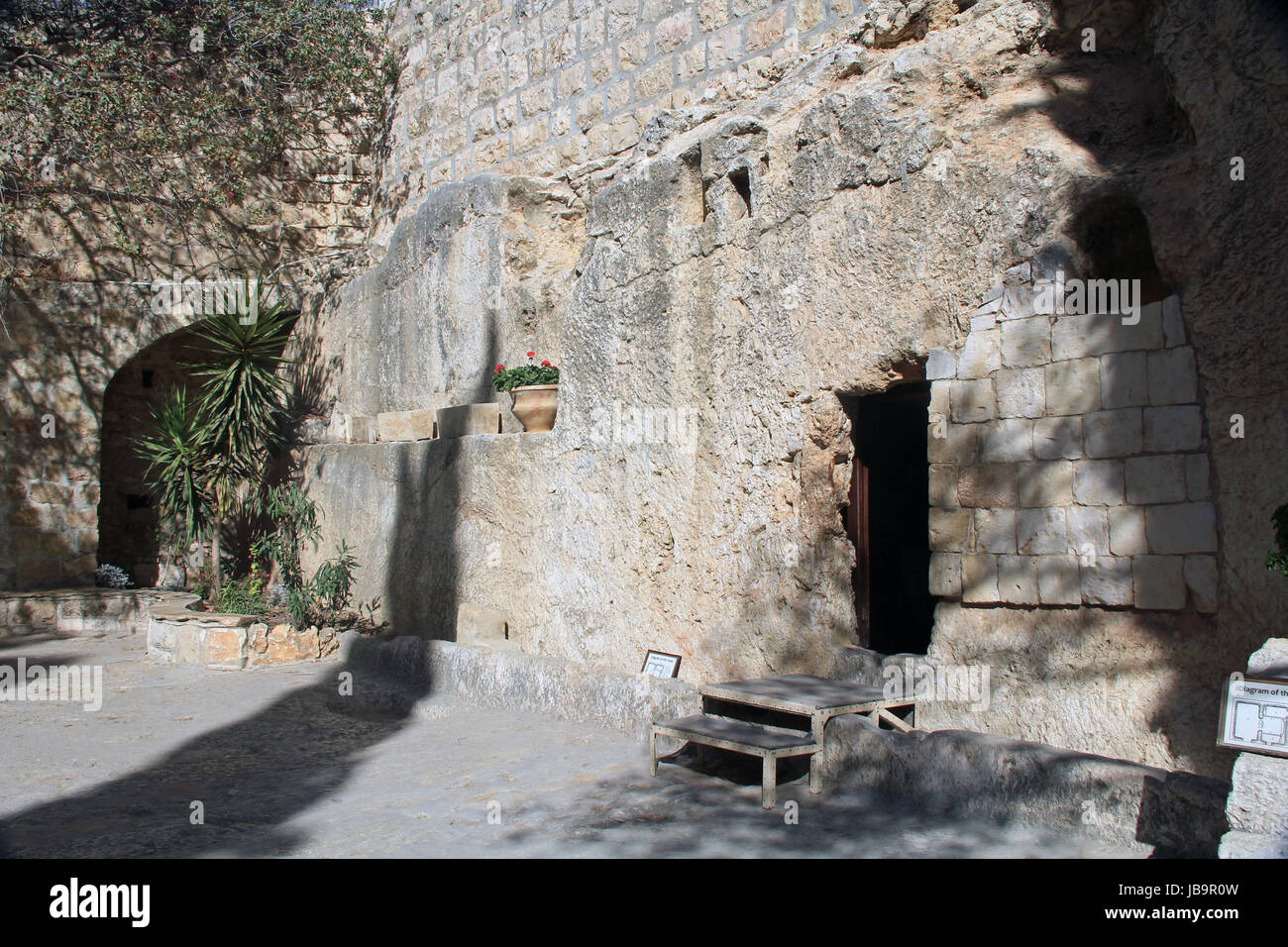 Jesus easter cave hi-res stock photography and images - Alamy