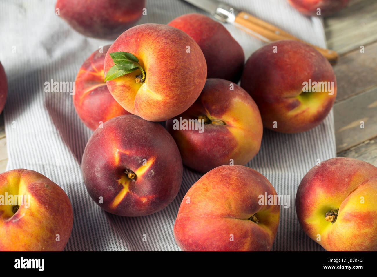 Raw Ripe Organic Yellow Peaches Ready to Eat Stock Photo - Alamy