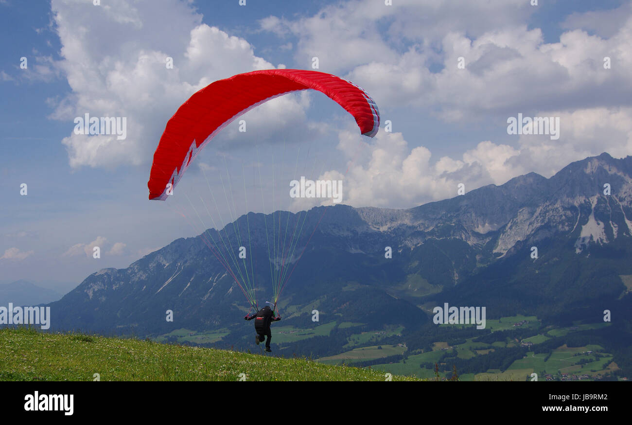 paragliding in the kaisertal - ellmau hartkaiser Stock Photo - Alamy