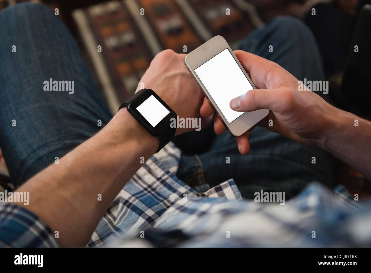 Smartwatch and phone hi-res stock photography and images - Alamy