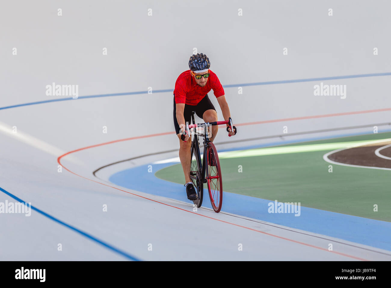 Professional track cyclist hi-res stock photography and images - Alamy
