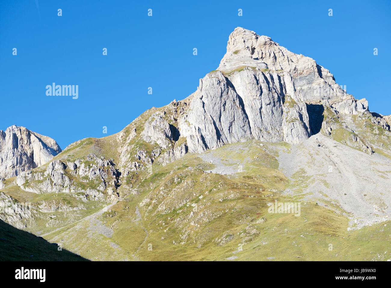 Cirque of lescun hi-res stock photography and images - Alamy