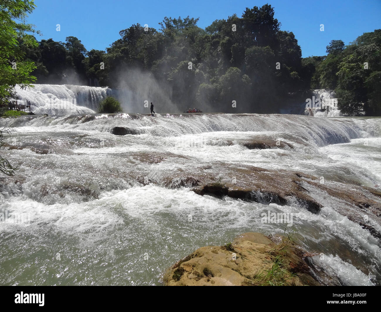 Wasserfalle des blauen wassers hi-res stock photography and images - Alamy