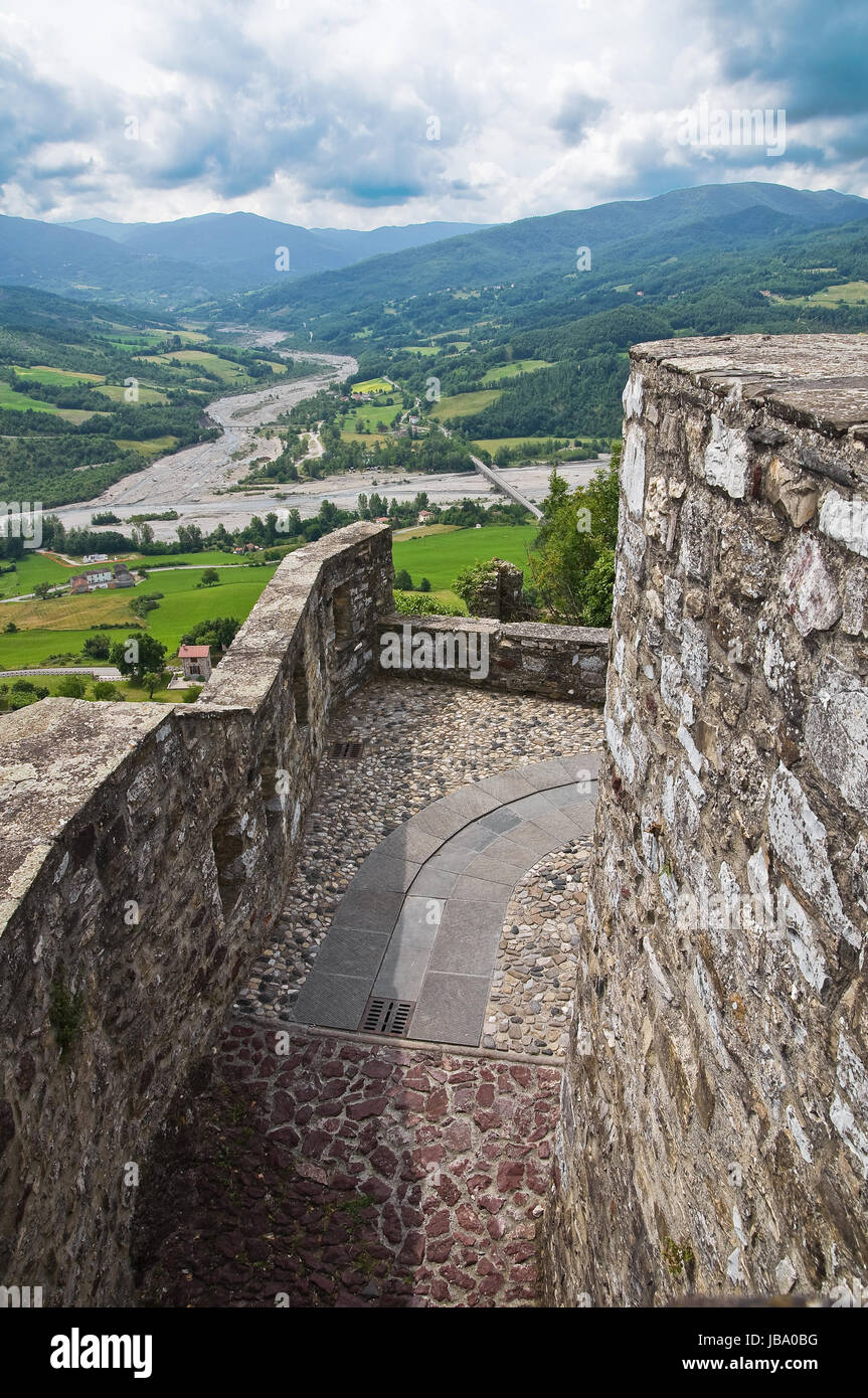 Castle of Bardi. Emilia-Romagna. Italy Stock Photo - Alamy