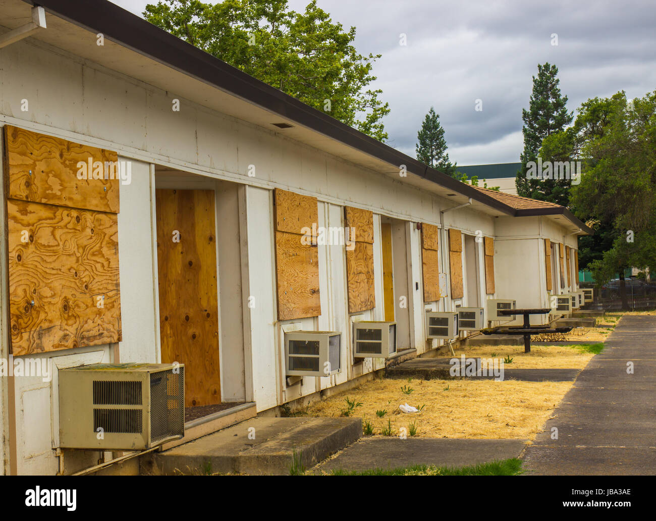 Doorways and windows hi-res stock photography and images - Alamy
