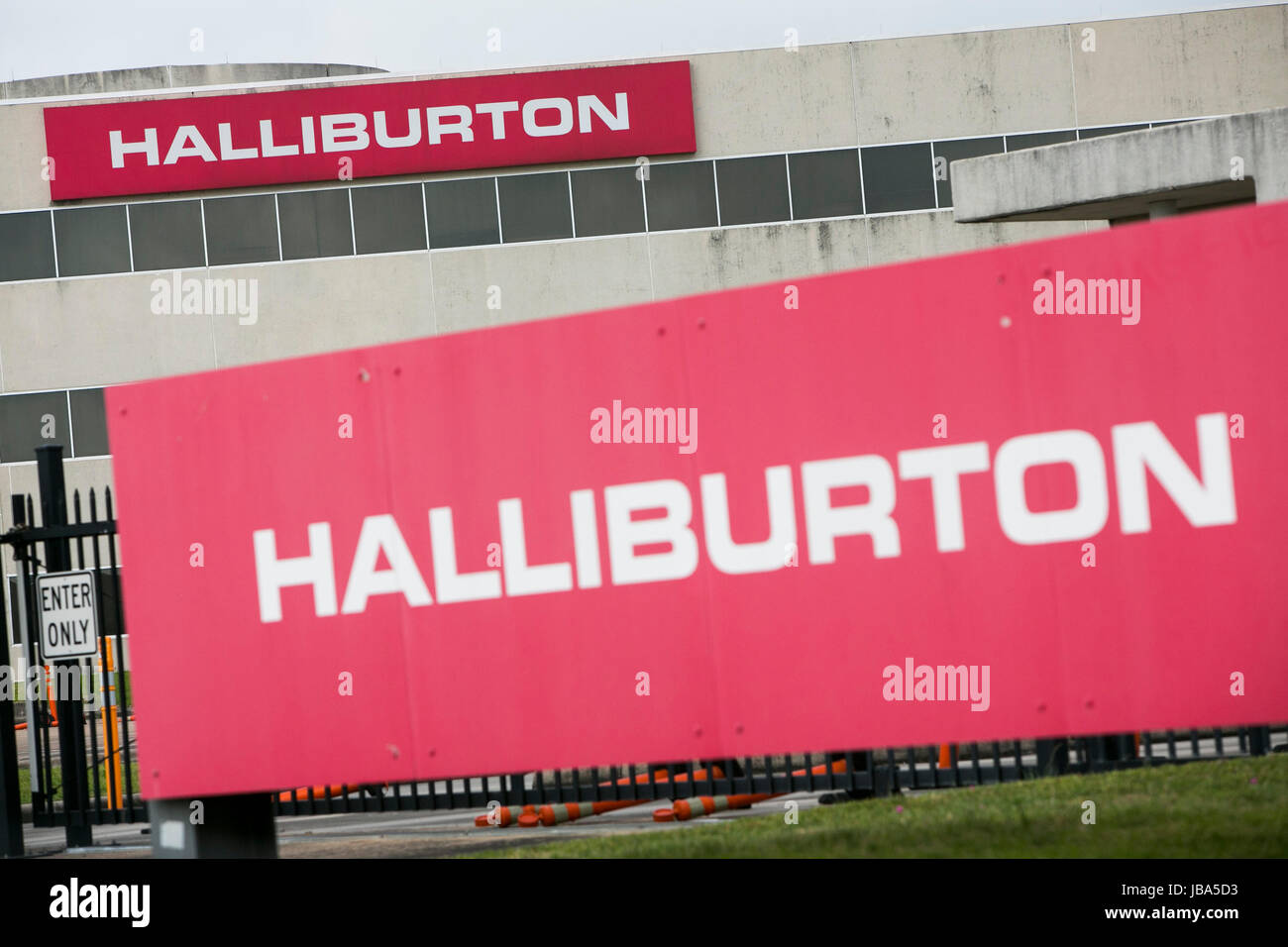 Halliburton hi-res stock photography and images - Alamy