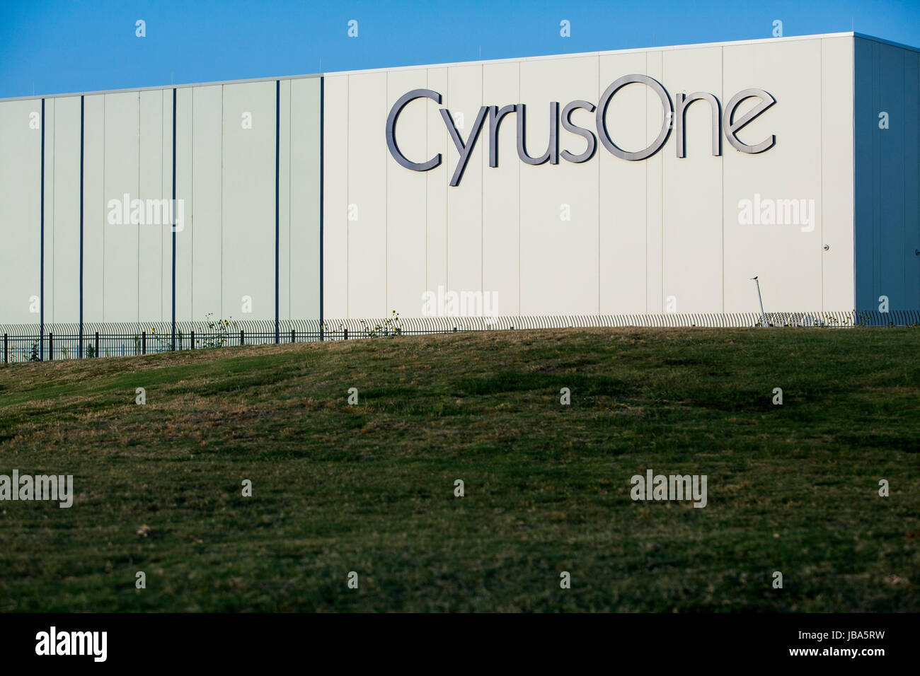 Cyrusone data center hi-res stock photography and images - Alamy