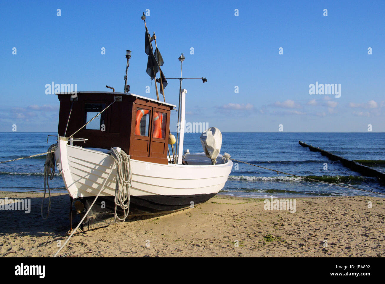 Fischkutter am Strand - fishing cutter on the beach 06 Stock Photo - Alamy