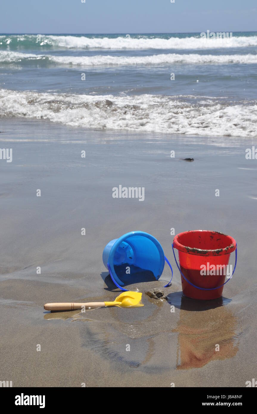 sandstrand, strand, sand, küste, meer, schaufel, eimer, spielzeug ...