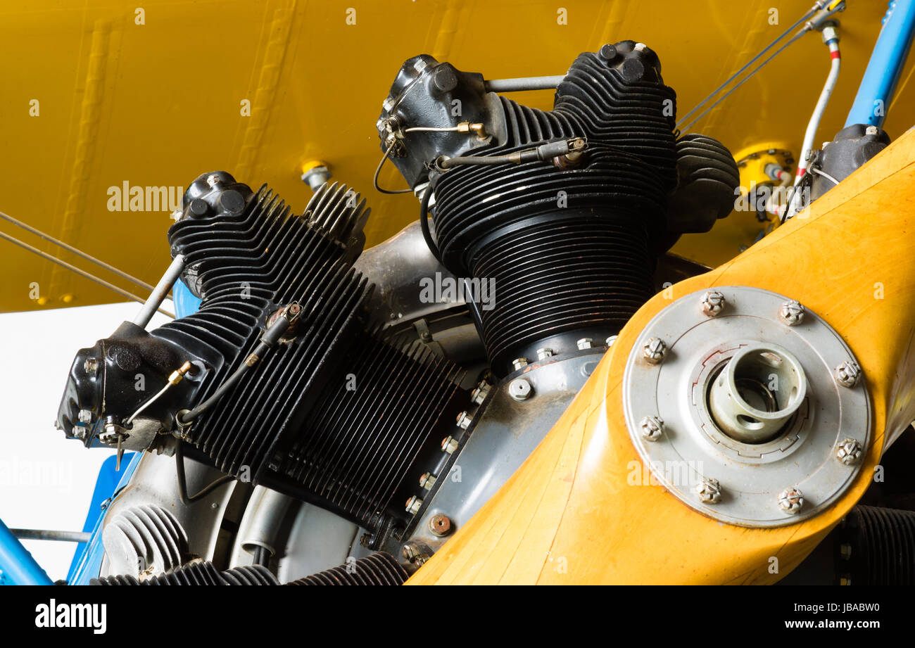 Old airplane engine cylinders and propeller Stock Photo - Alamy