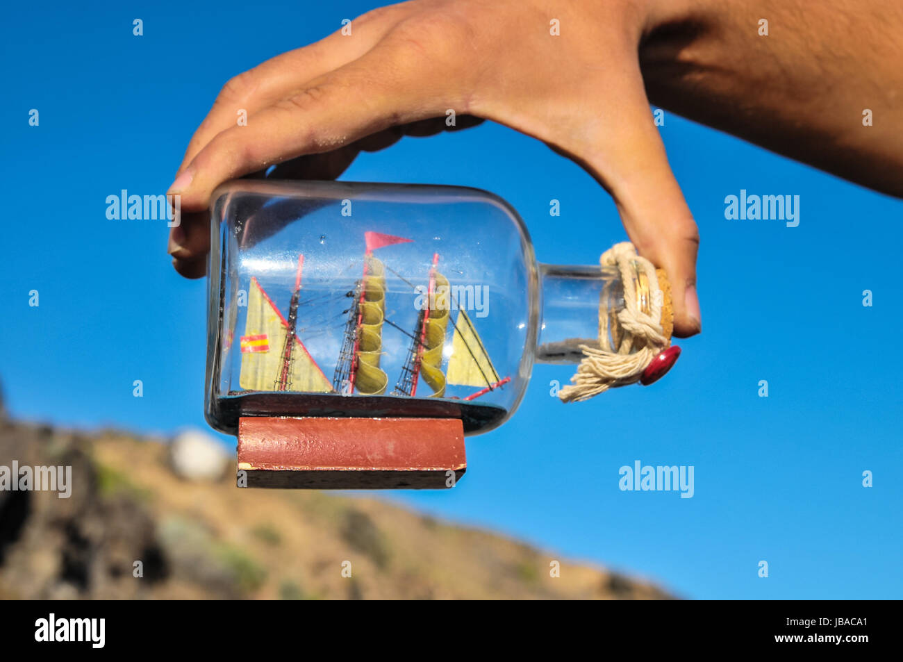 Sinking clipper ship hi-res stock photography and images - Alamy