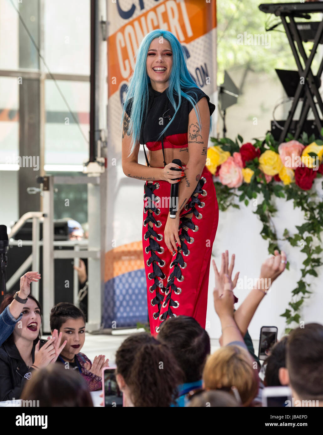 Halsey on stage hi-res stock photography and images - Alamy