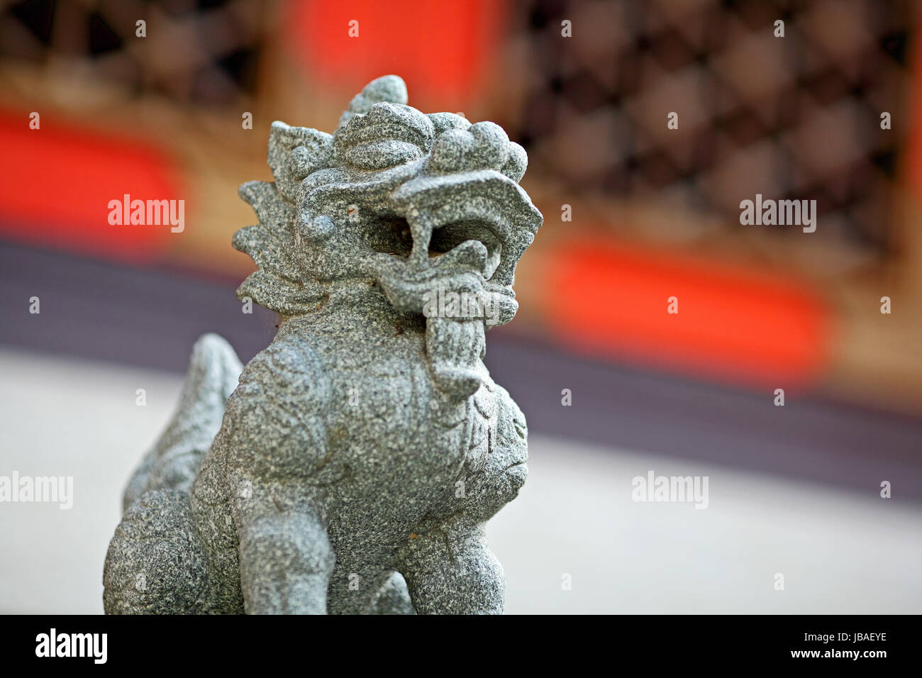 Stone cement concrete lion statue hi-res stock photography and images - Alamy