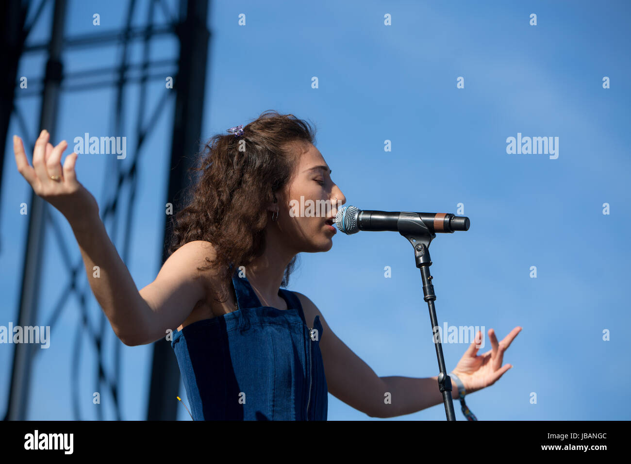 American R&B singer Tei Shi performs at the 2017 Field Trip Music ...