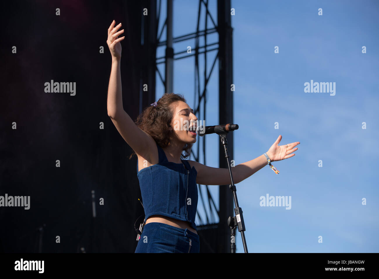 American R&B singer Tei Shi performs at the 2017 Field Trip Music ...