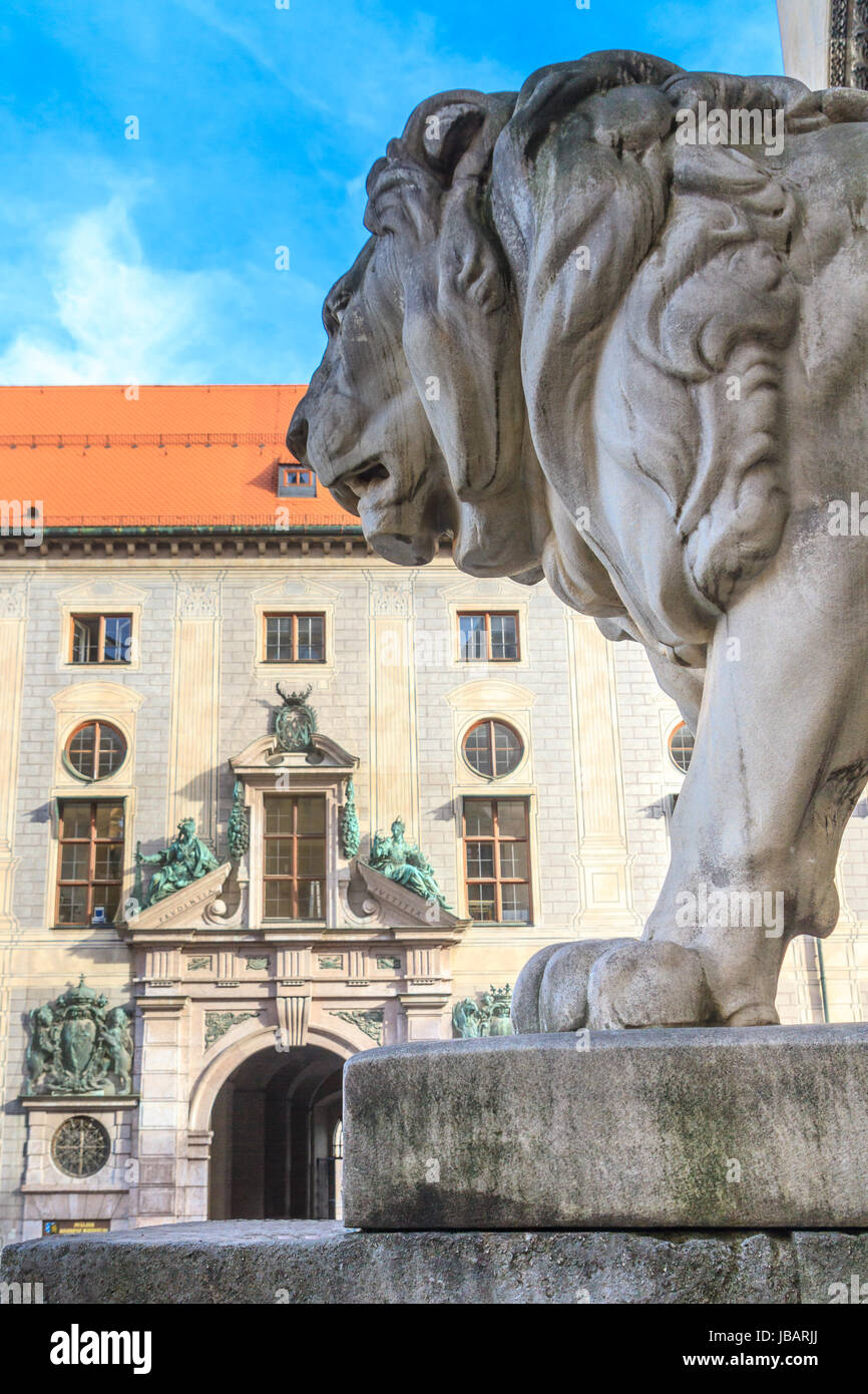 Munich, Bavarian Lion Statue in front of Feldherrnhalle, Bavaria ...