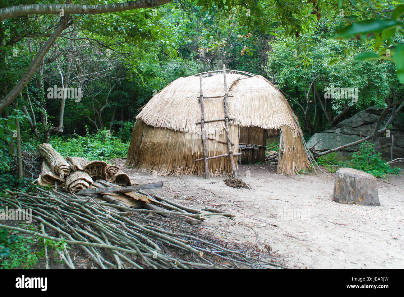 Native American wigwam hut Stock Photo - Alamy