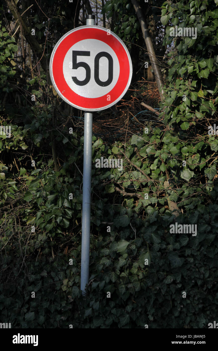 Tempo 50 zone hi-res stock photography and images - Alamy