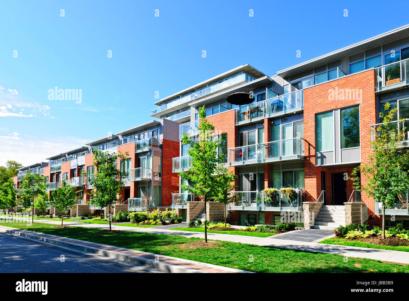 Modern townhouse subdivision hi-res stock photography and images - Alamy