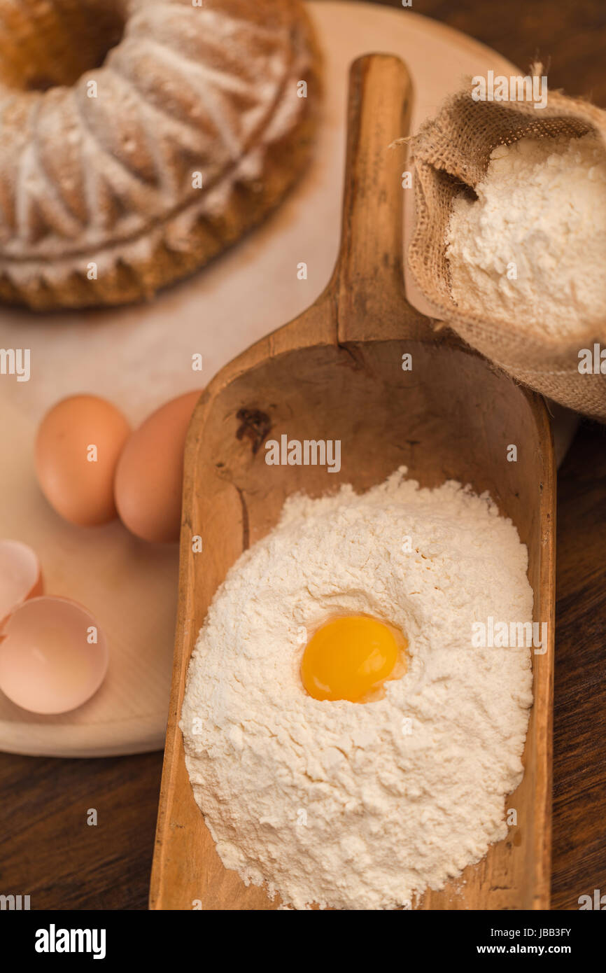 bake a cake Stock Photo - Alamy