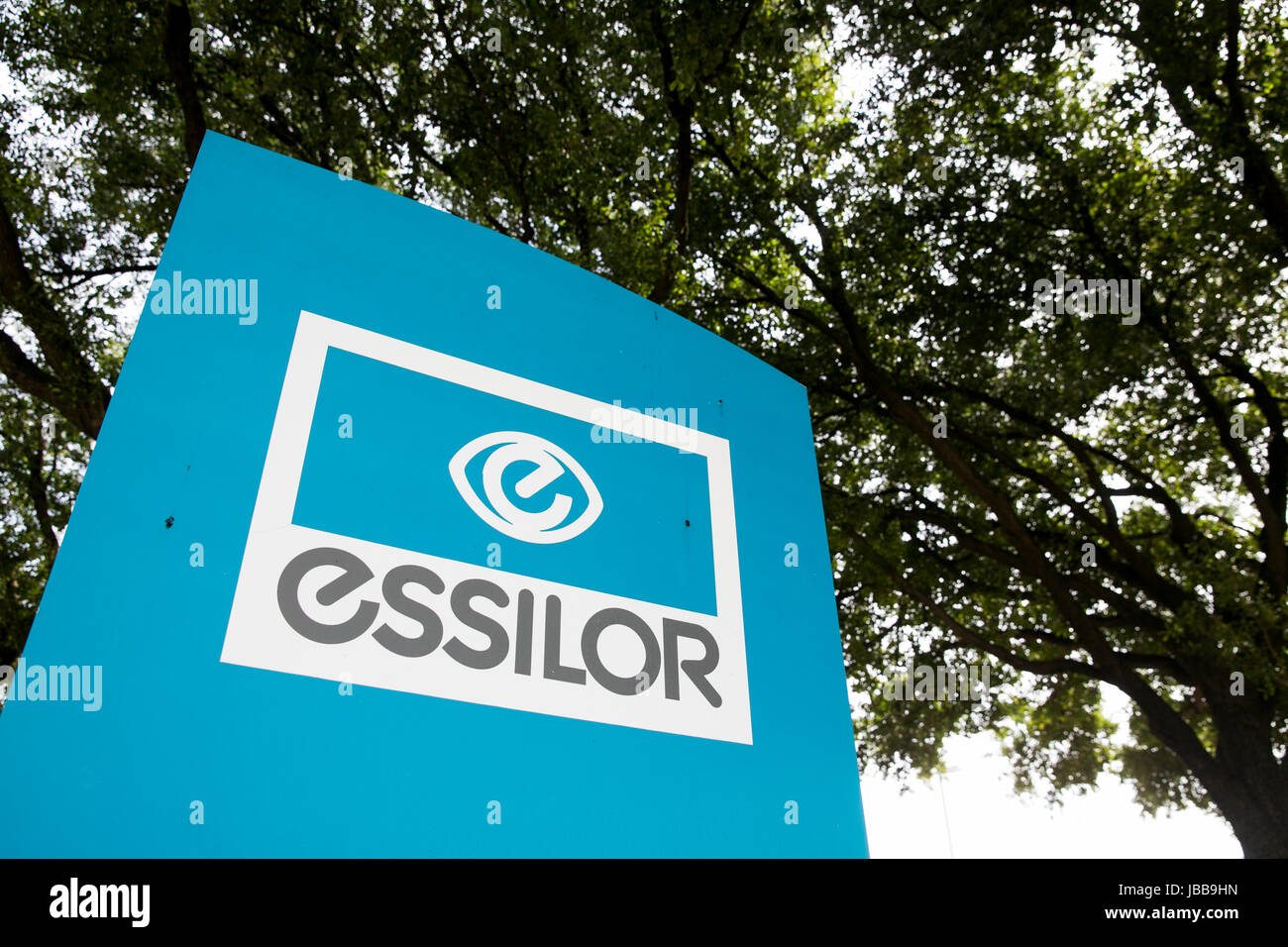 Logo sign outside headquarters essilor hi-res stock photography and ...
