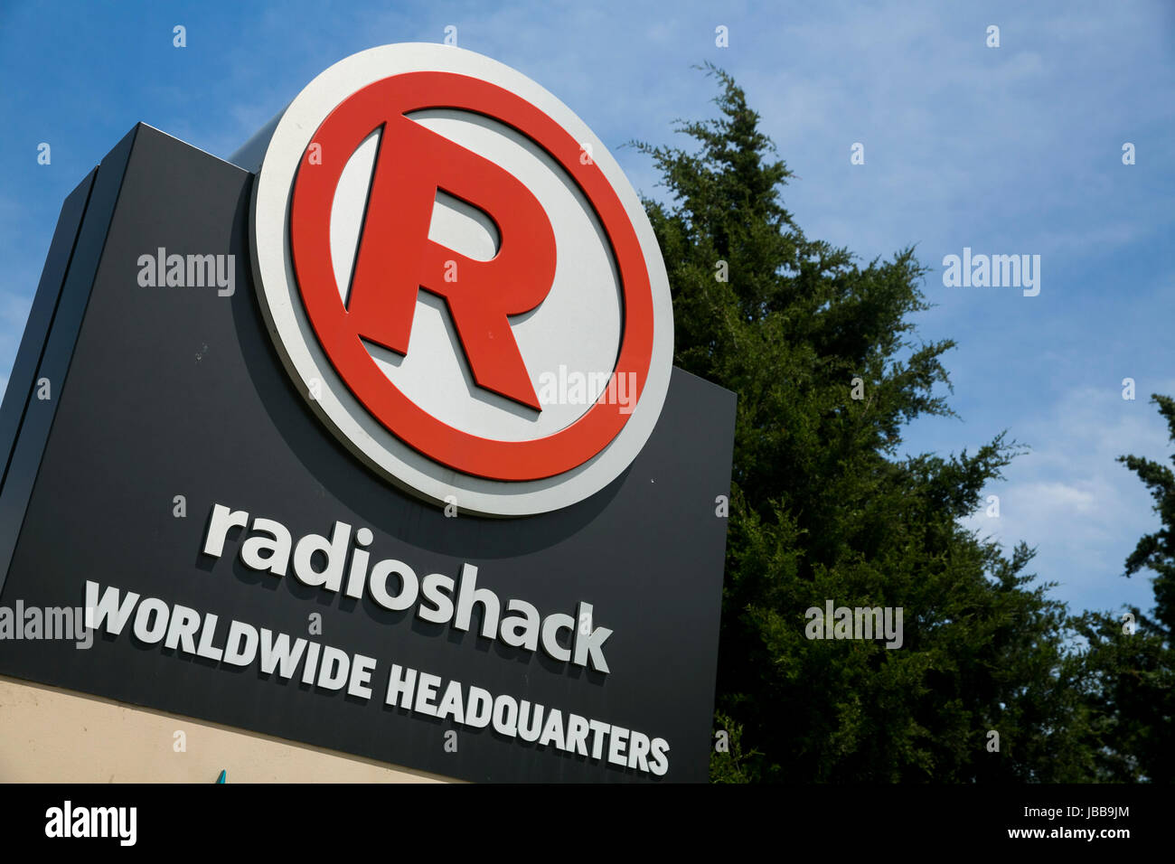 Radio Shack Alumni Logo