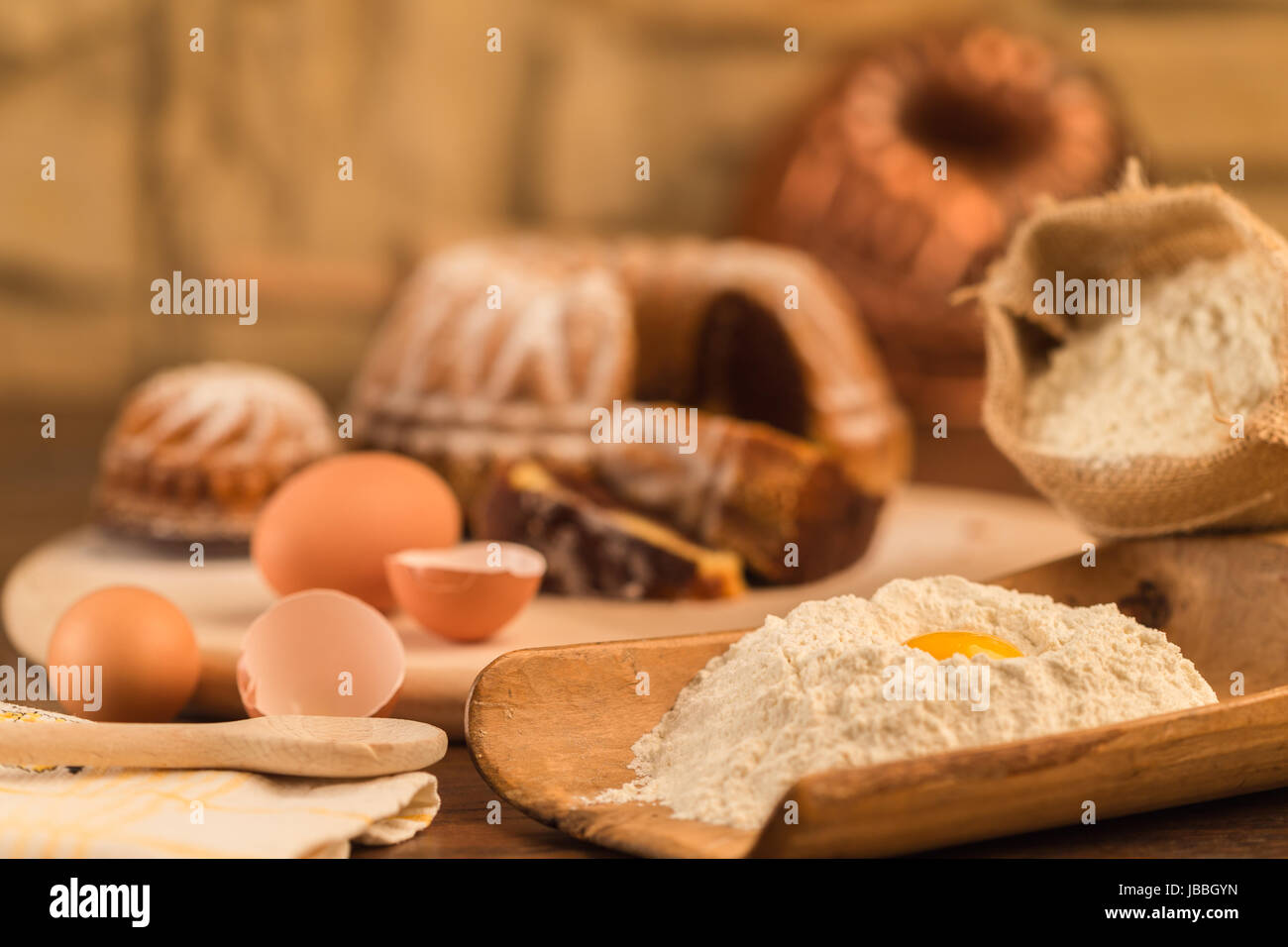 bake a cake Stock Photo - Alamy