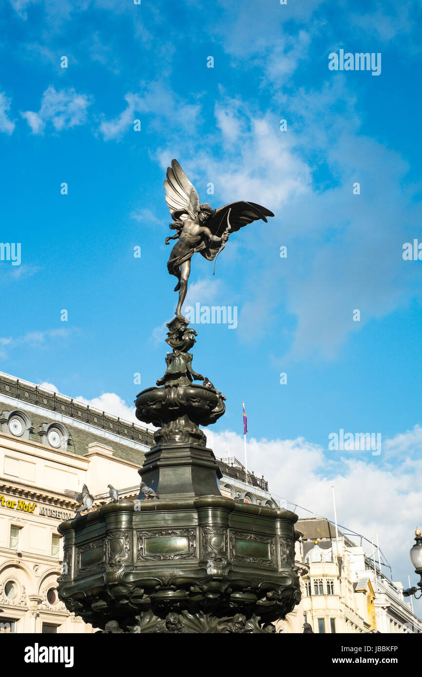 Alfred gilbert sculpture hi-res stock photography and images - Alamy