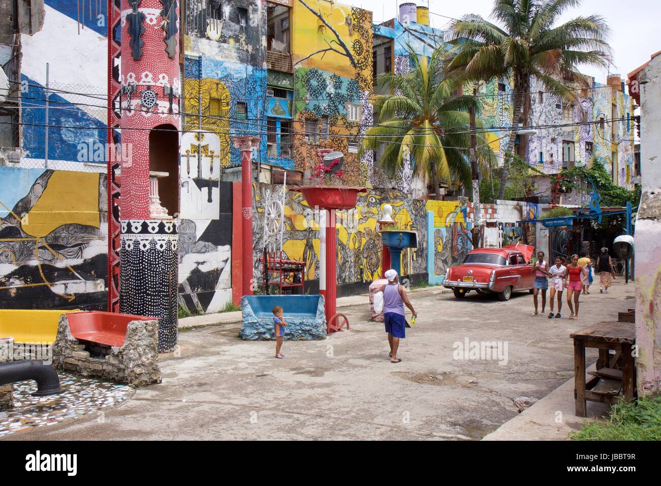 Street graffiti art in La Habana (Havana) Cuba with classic car Stock ...