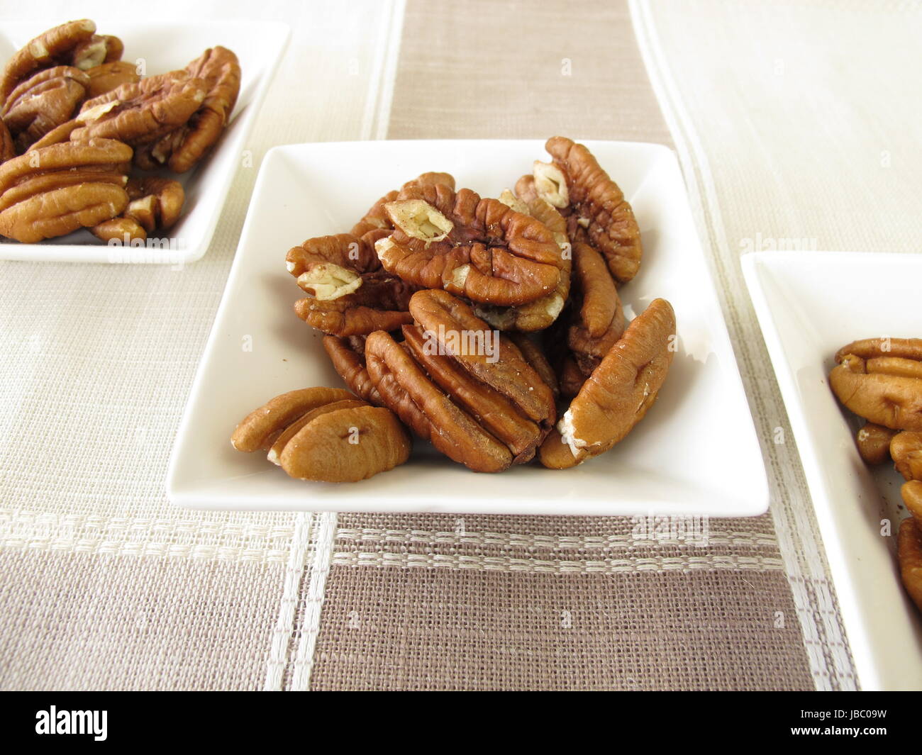 Pekannuss hi-res stock photography and images - Alamy