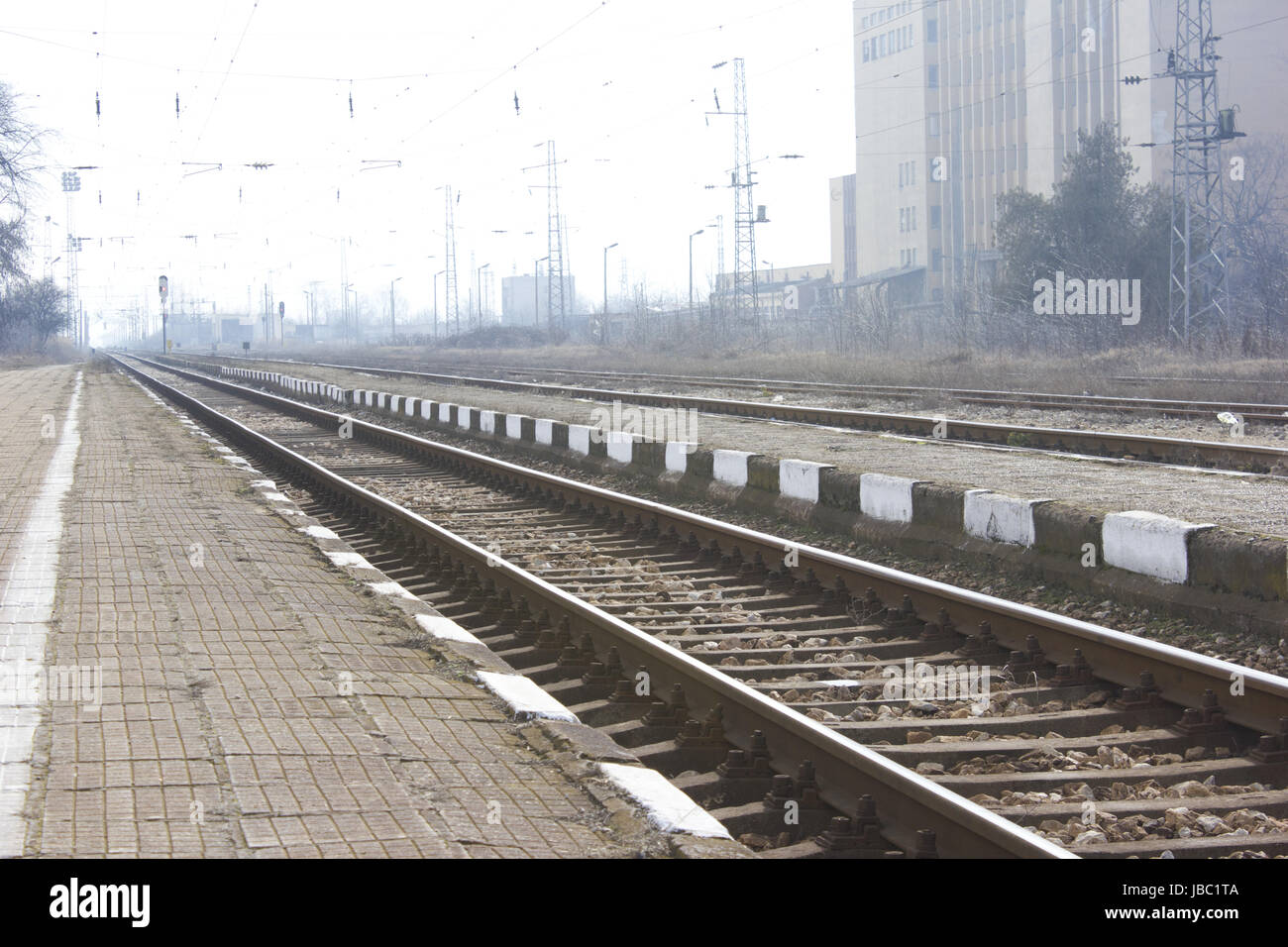 Metal train tracks hi-res stock photography and images - Alamy