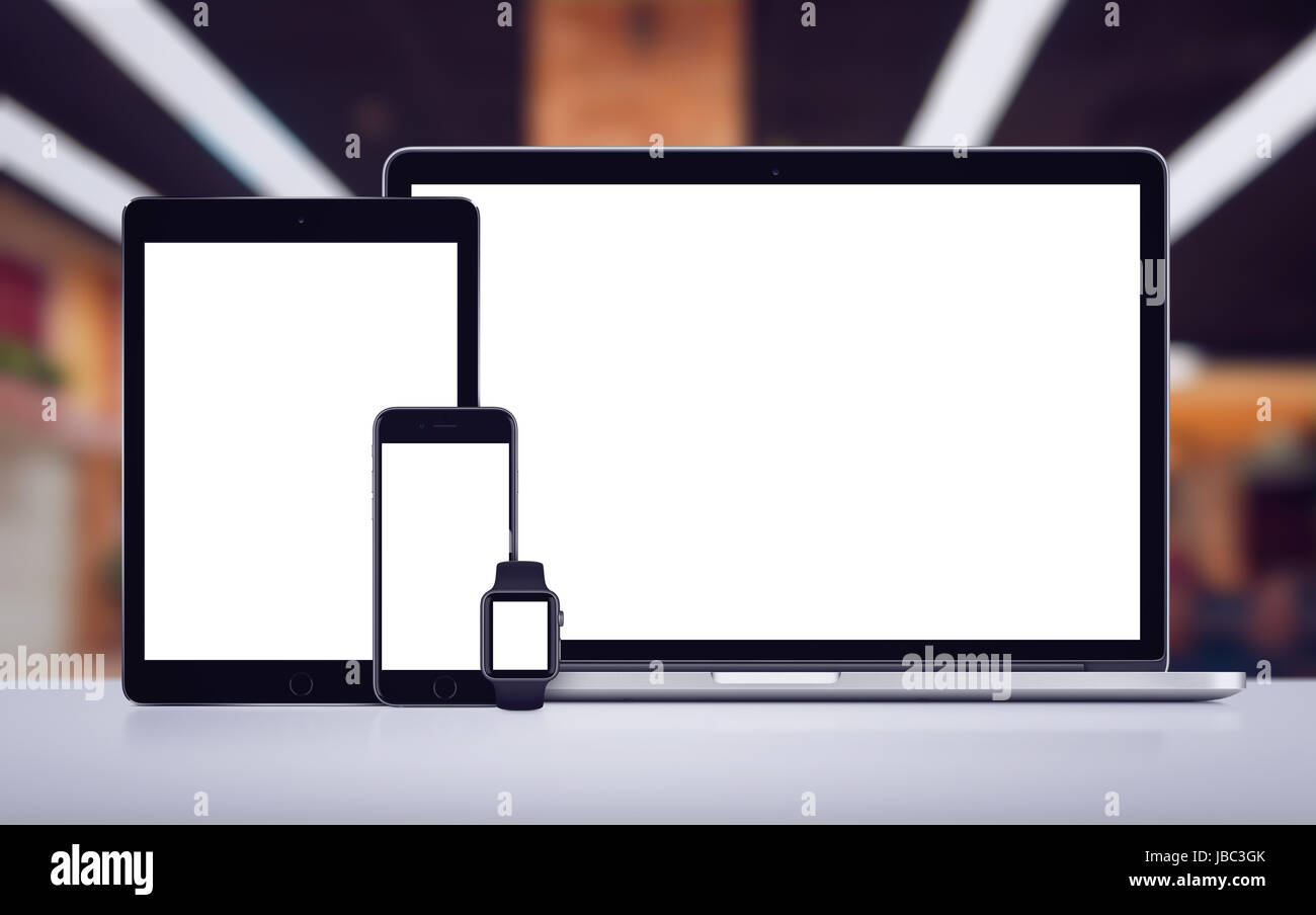 Workspace tablet smartphone office hi-res stock photography and images ...