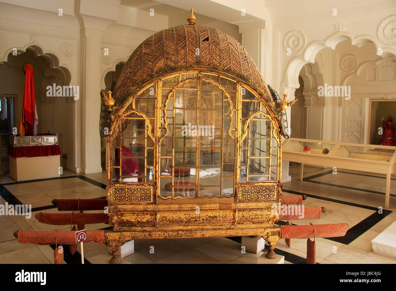 Travel by palanquin old india hi-res stock photography and images - Alamy