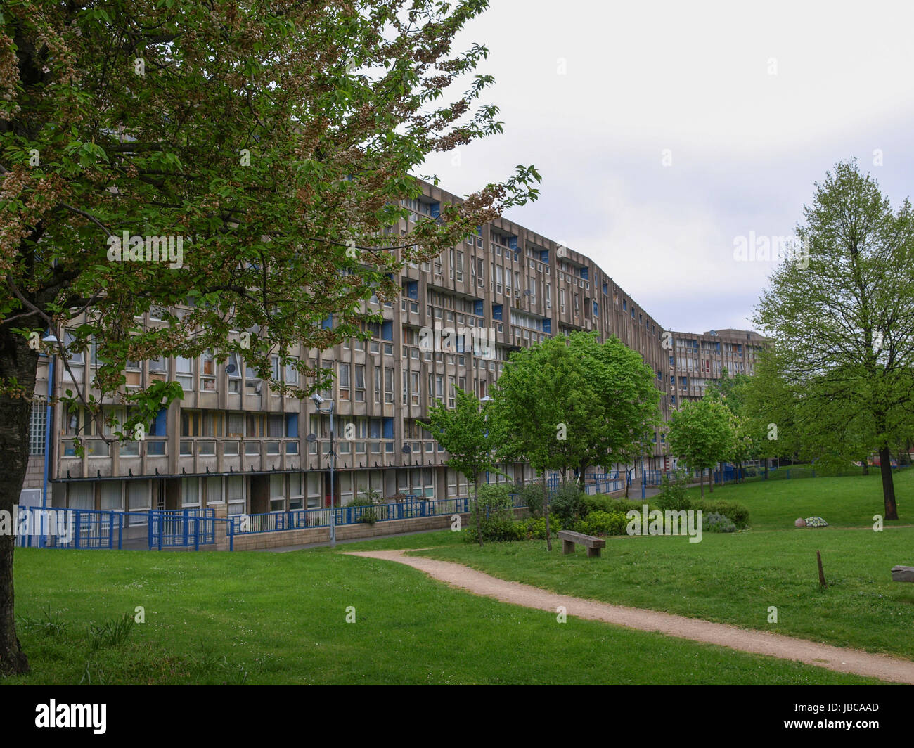 LONDON, ENGLAND, UK - MARCH 05, 2009: The Robin Hood Gardens housing ...