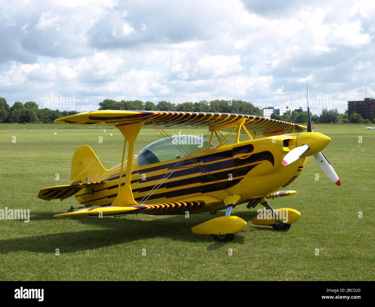 Biplane aerobatics hi-res stock photography and images - Alamy